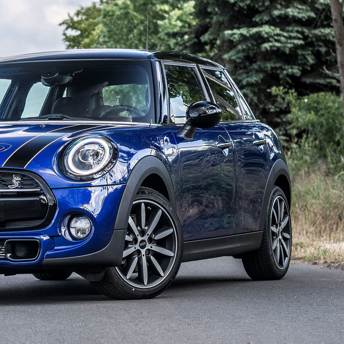 BMW & MINI Specialists - P J Hodge & Sons